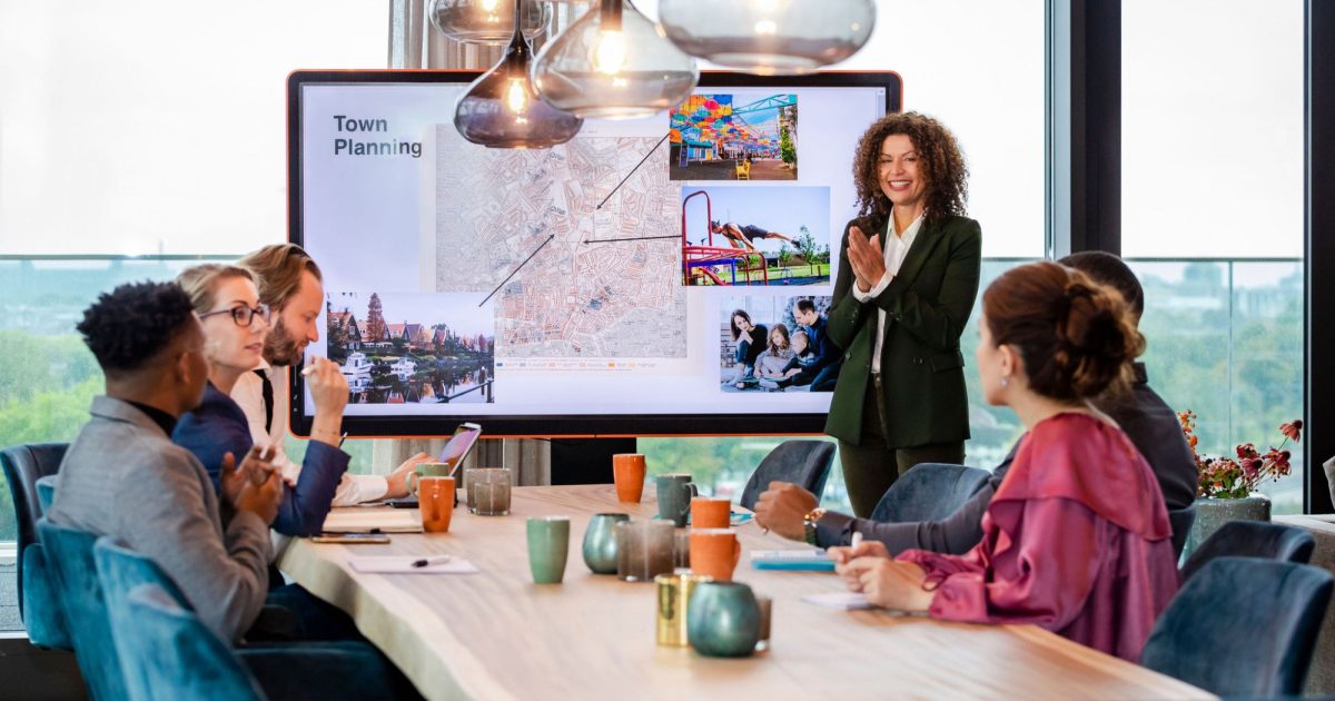 De 6 voordelen van interactieve touchscreens voor jouw… | CTOUCH